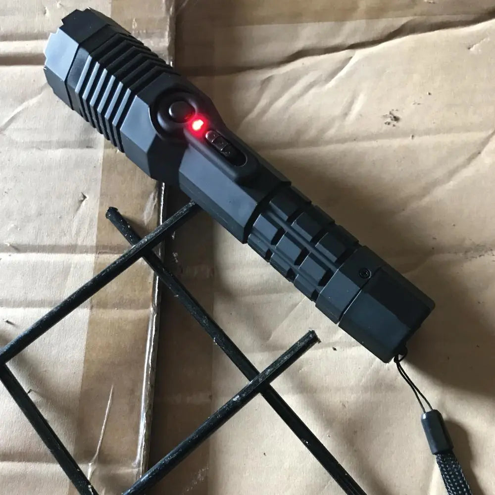 Security Guard 24/7 Stun Flashlight | TheBladeBros.com